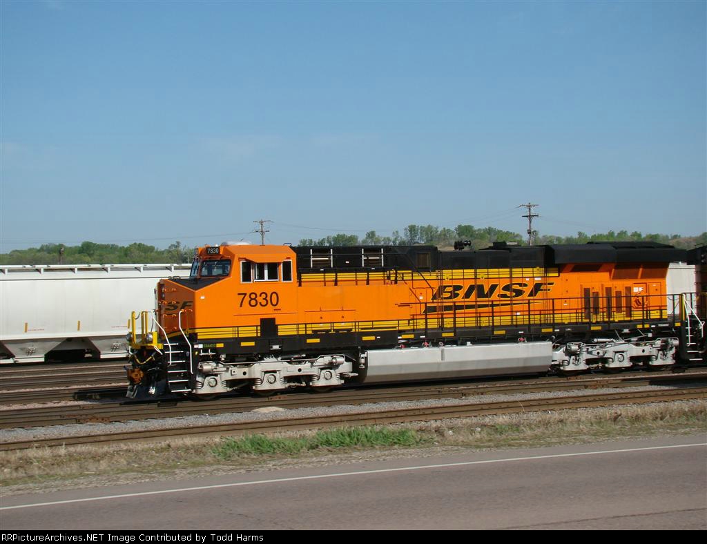 BNSF 7830